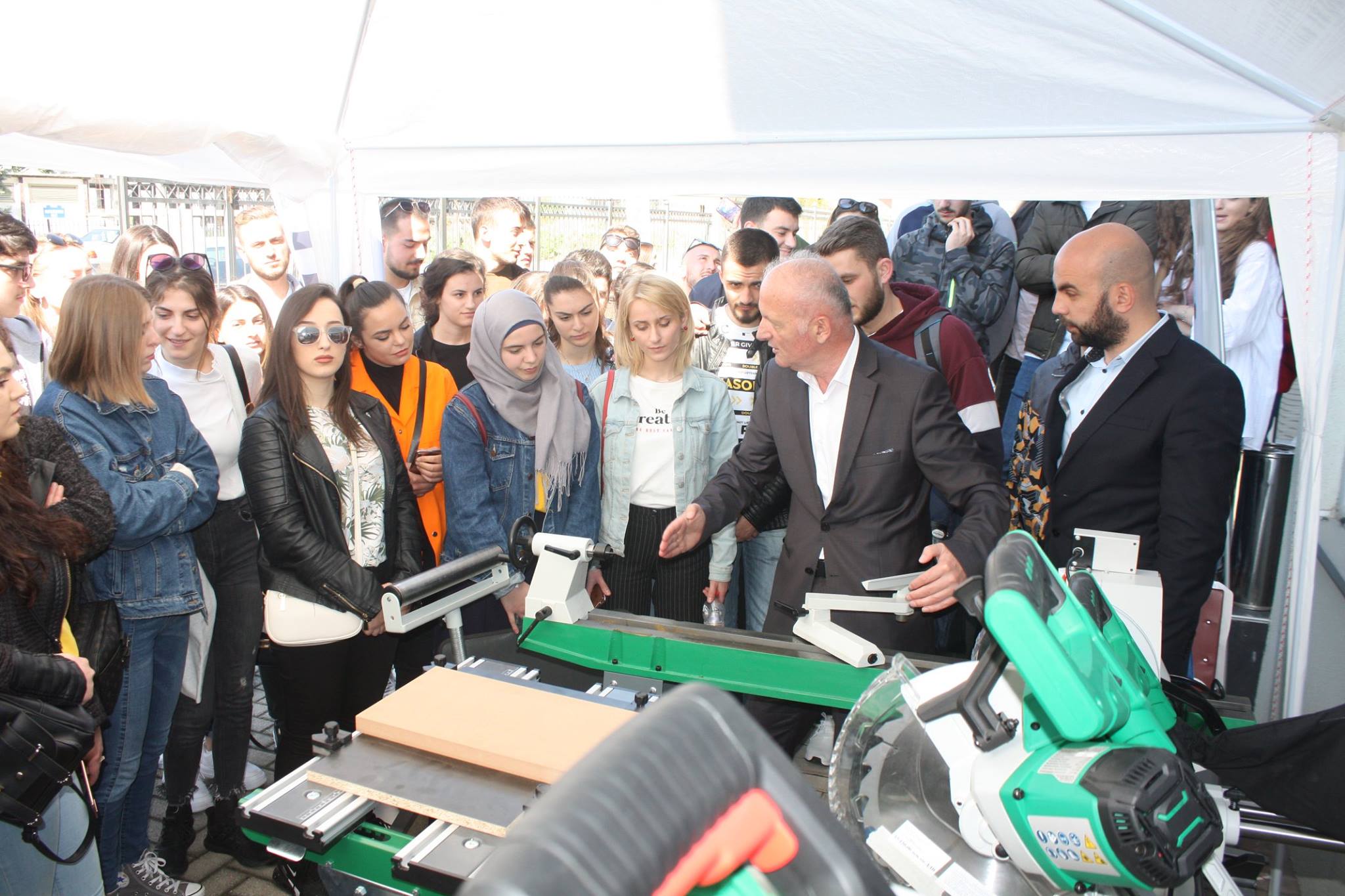 Studentët e UShAF realizuan vizitë studimore në qytetin e Shkupit ...