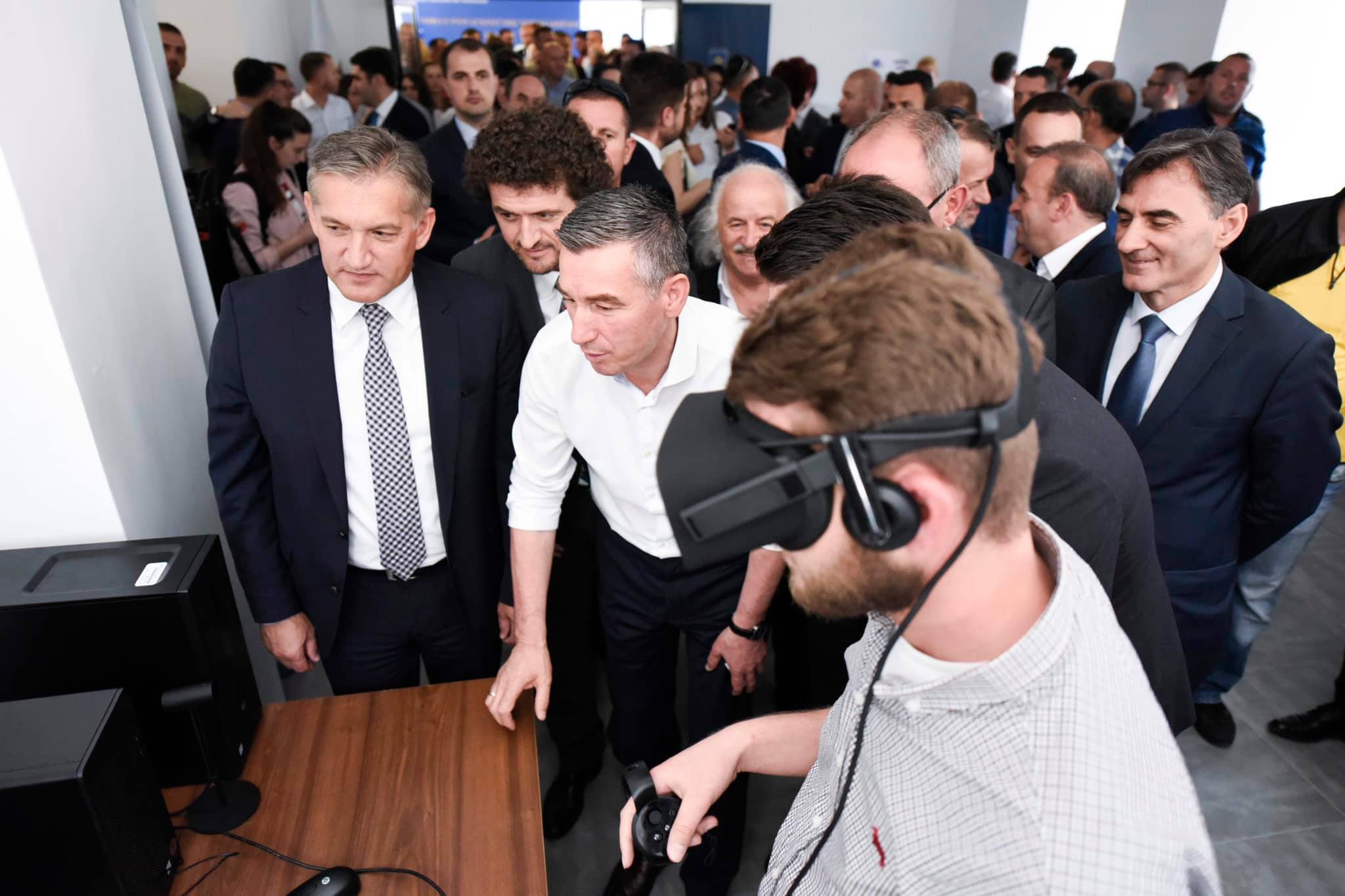 Fakulteti i Arkitekturës, Dizajnit dhe Teknologjisë së Drurit ...