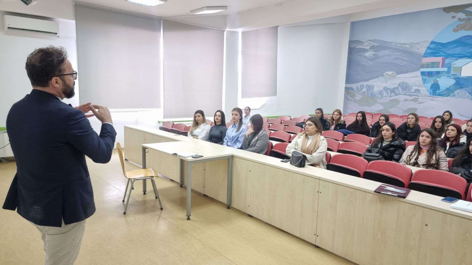 Tetë studente të UShAF fituan garën që të jenë pjesë e projektit Global ...